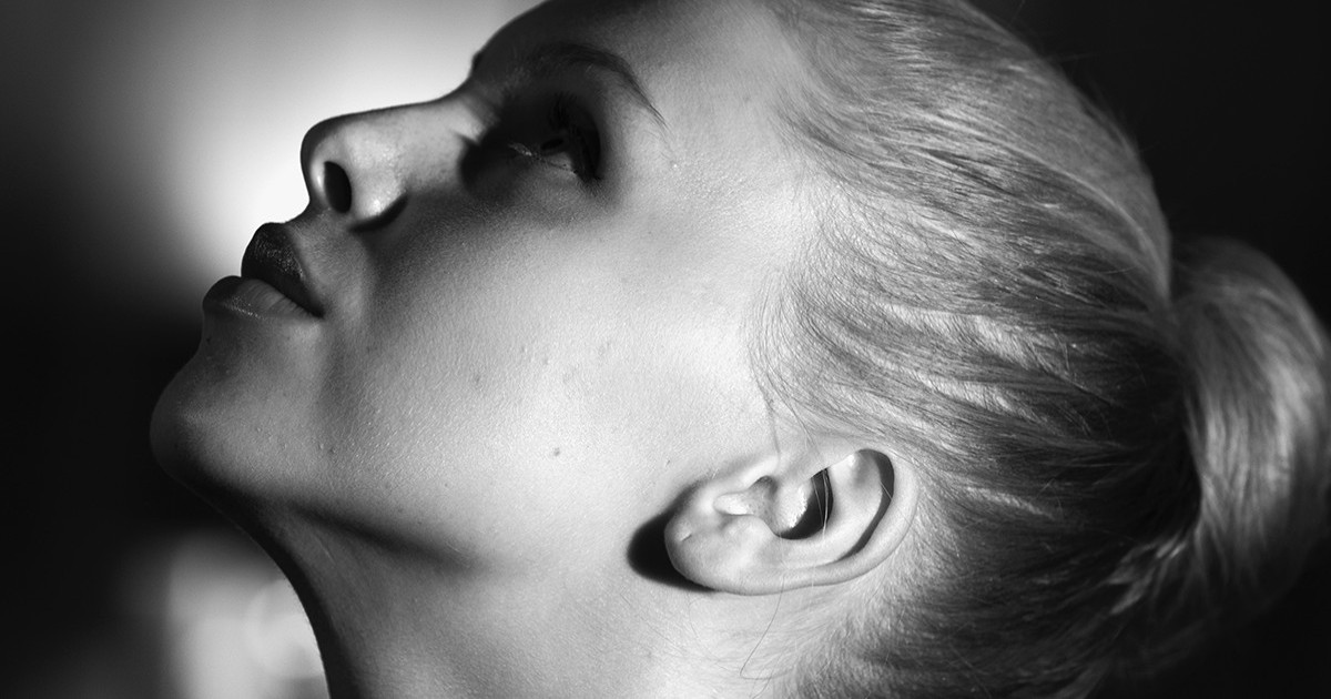 Reasons Why So Many Attractive And Single Women Are Rolling Solo